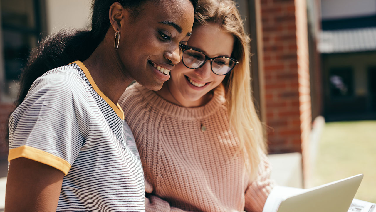 Reduciendo la brecha de género en las carreras STEM | CGI Espana