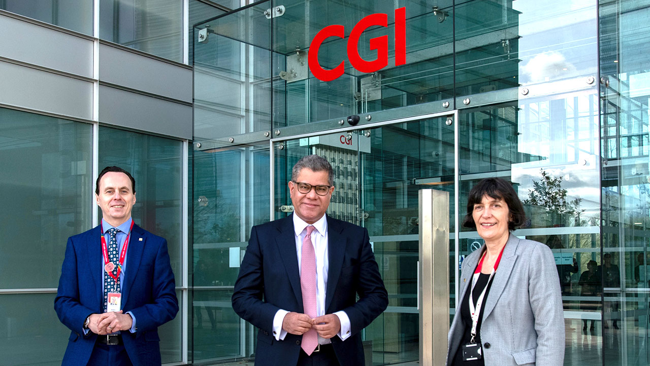 Local MP Alok Sharma visits CGI Reading Office | CGI UK