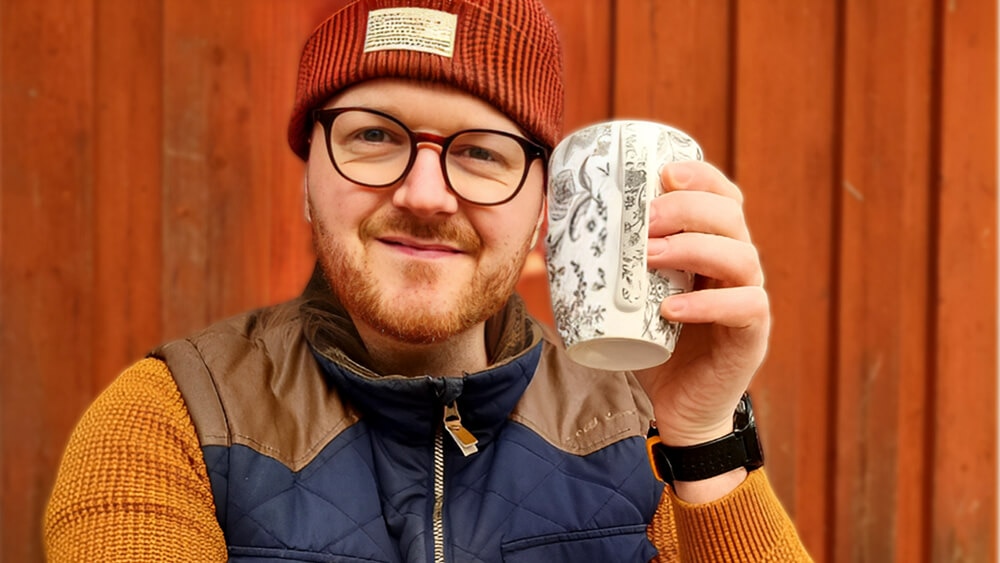 John hamnade mellan stolarna – och där trivs han som bäst | CGI Sverige