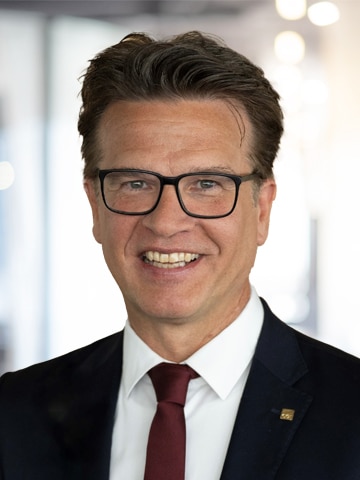 Ralf Bauer | CGI.com