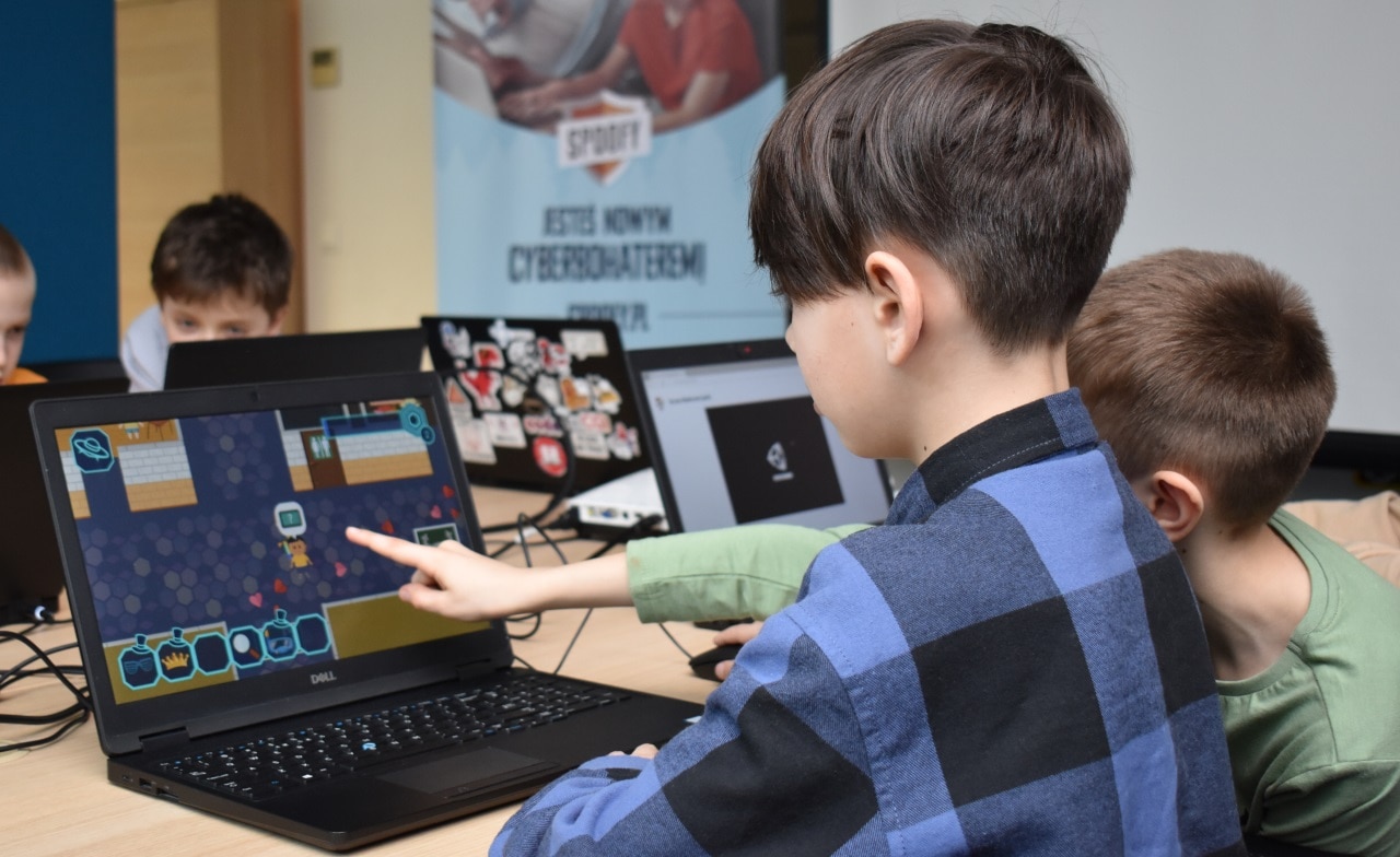 CGI z bezpłatną grą edukacyjną dla dzieci Spoofy | CGI Polska